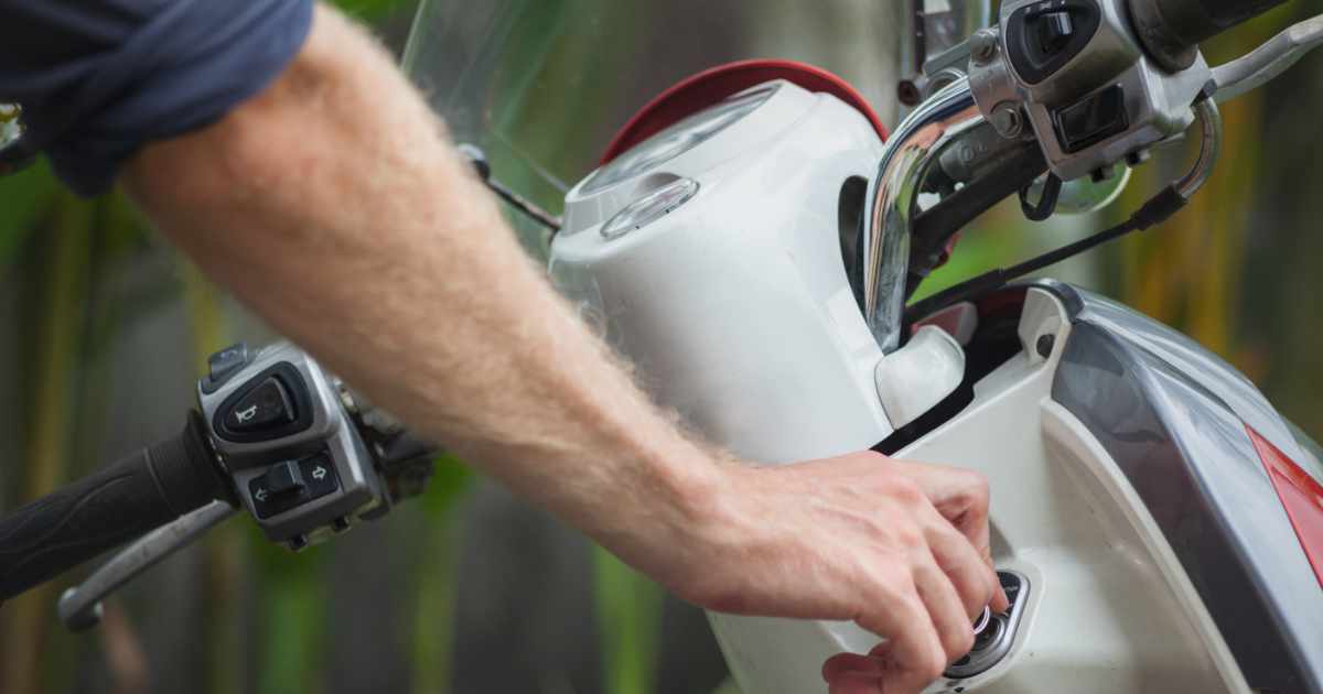 Hoe voorkom je diefstal van je brommer of scooter? » KiesZeker